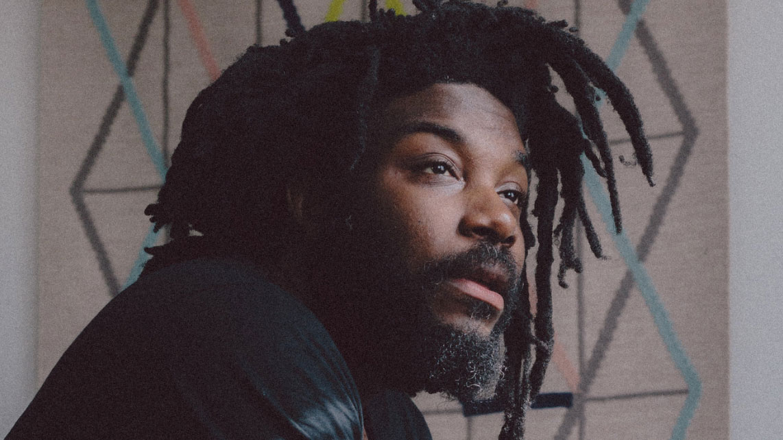 Jason Reynolds: the beauty of words is magic | AdLit